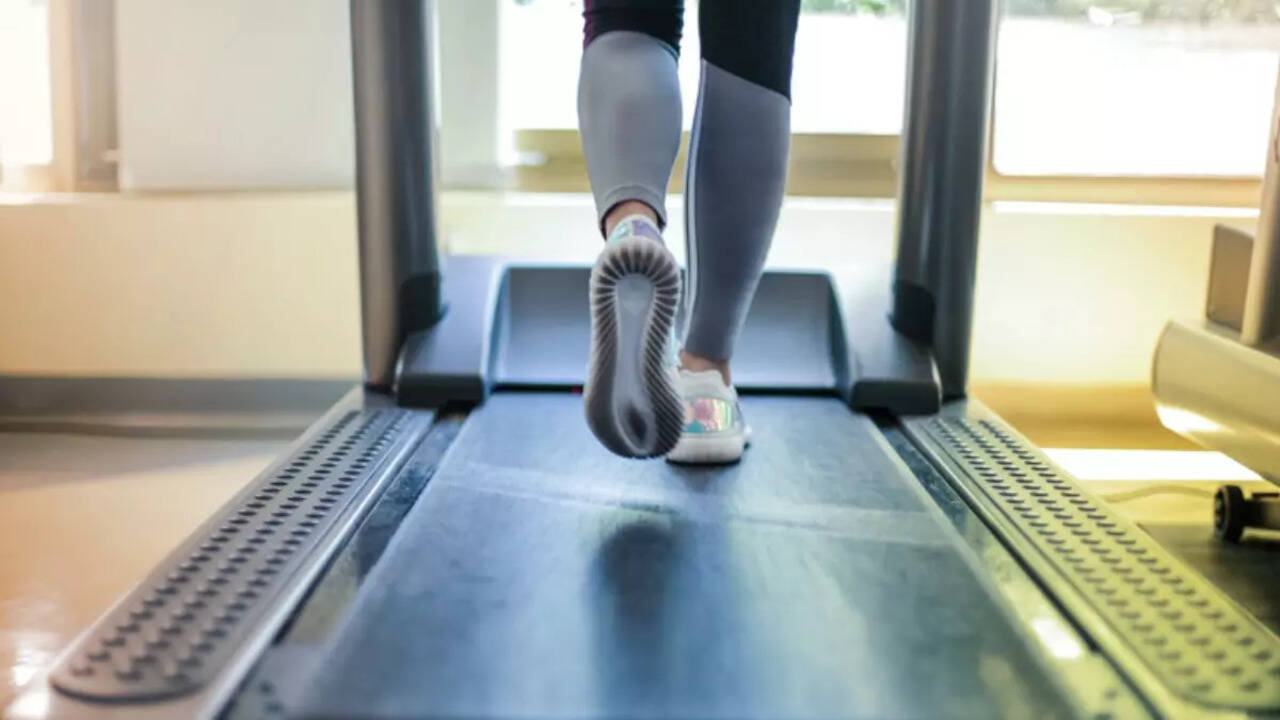Exercise Cycle vs Treadmill: What is Better for Beginners?