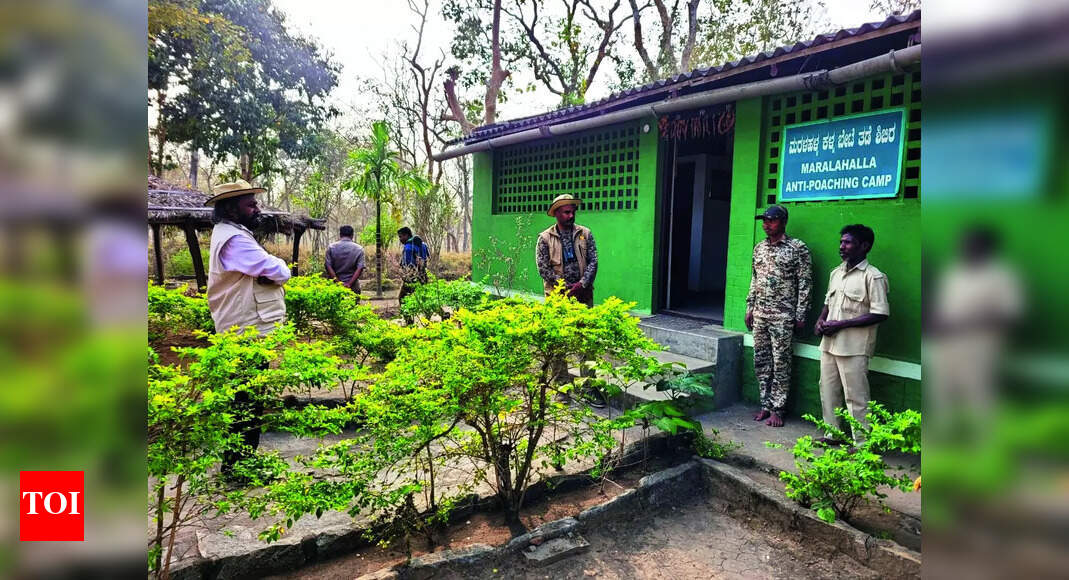 Minister For Forests: Min Inspects Bandipur Checkposts At Midnight ...