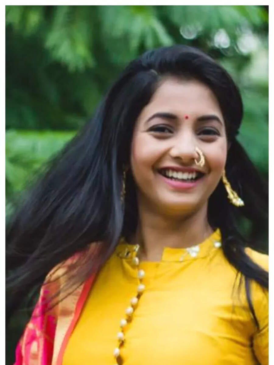 Marathi Actresses Who Stunned In Yellow Ethnic Outfits | Times of India