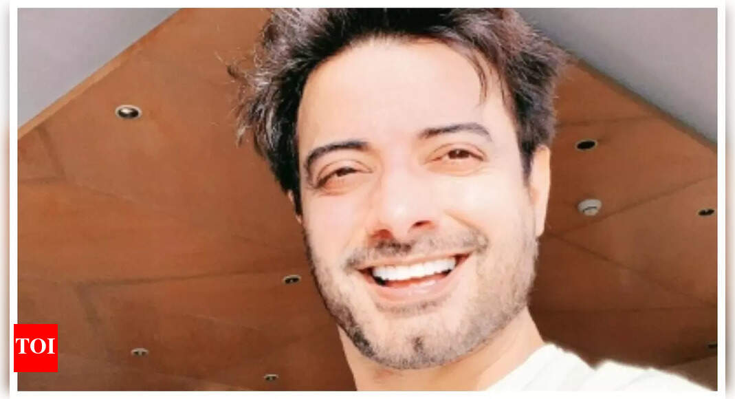 Rahul Bhat lands in Bhopal for 2nd schedule of 'Black Warrant' | Hindi ...