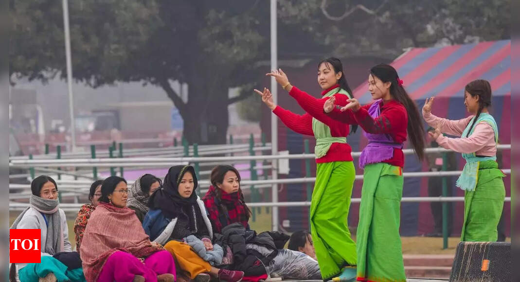 R-Day parade: Veterans tableau depicts how they gallantly defended ...
