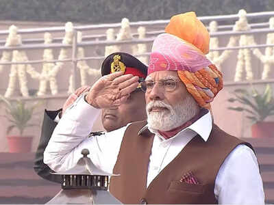 PM Modi walks down Kartavya Path after conclusion of 75th Republic Day parade | India News ...