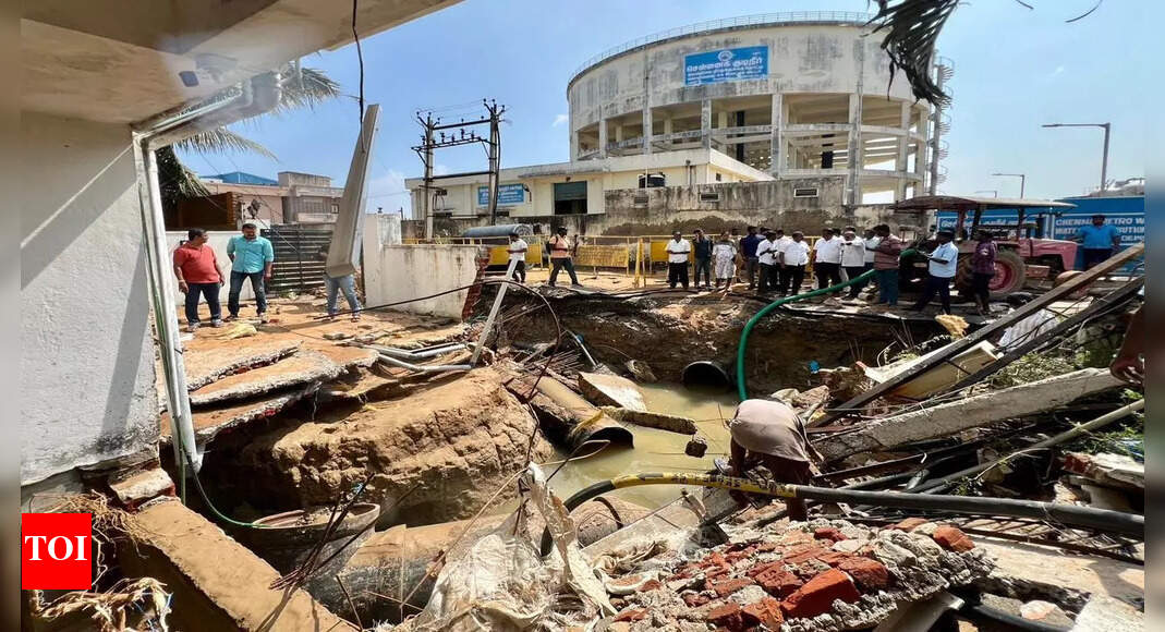 Chennai Metrowater pipeline breaks in Perungudi; gushing water destroys ...