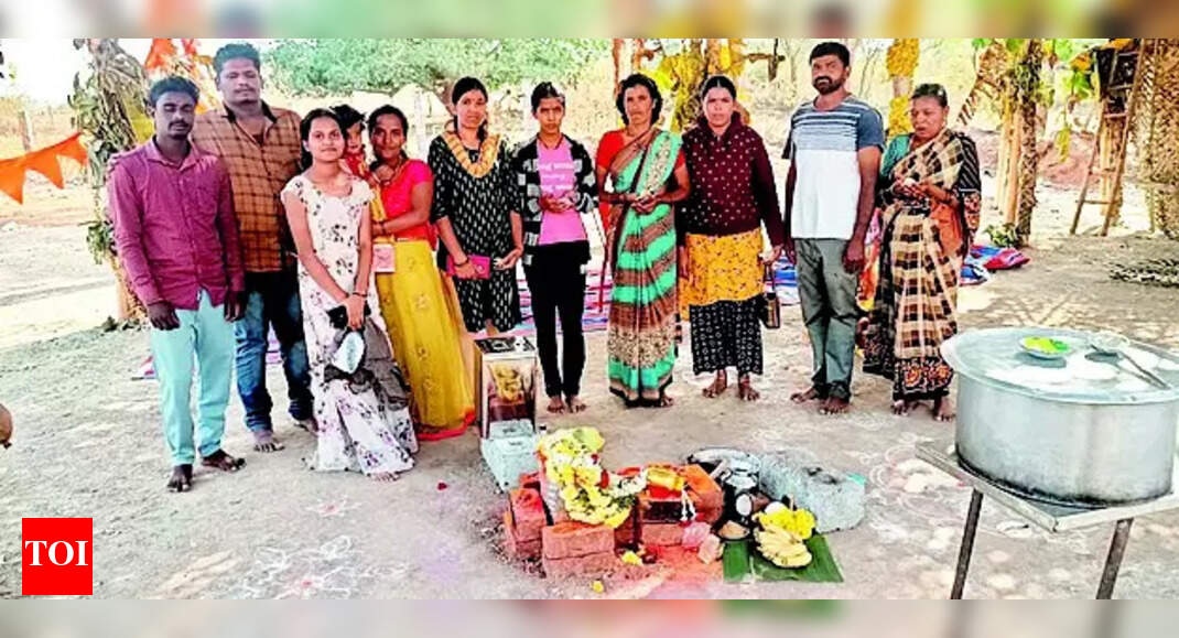 Harohalli: Harohalli witnesses surge in visitors seeking pieces of ...