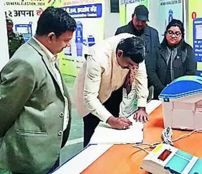 Ceo To Palamu Admin: Make Plan For Better Voter Turnout In District ...