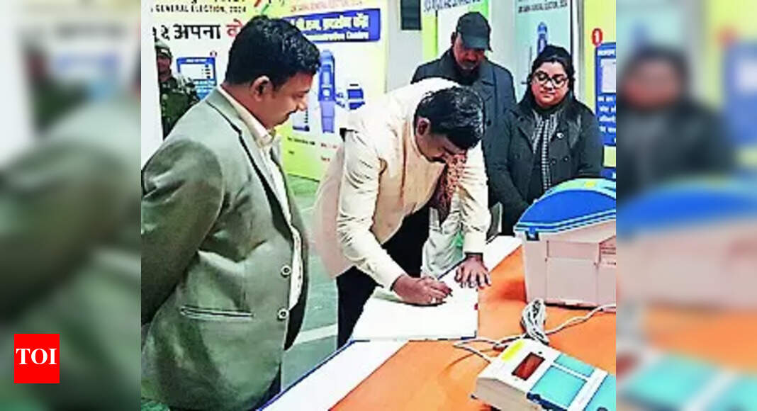 Ceo To Palamu Admin: Make Plan For Better Voter Turnout In District ...