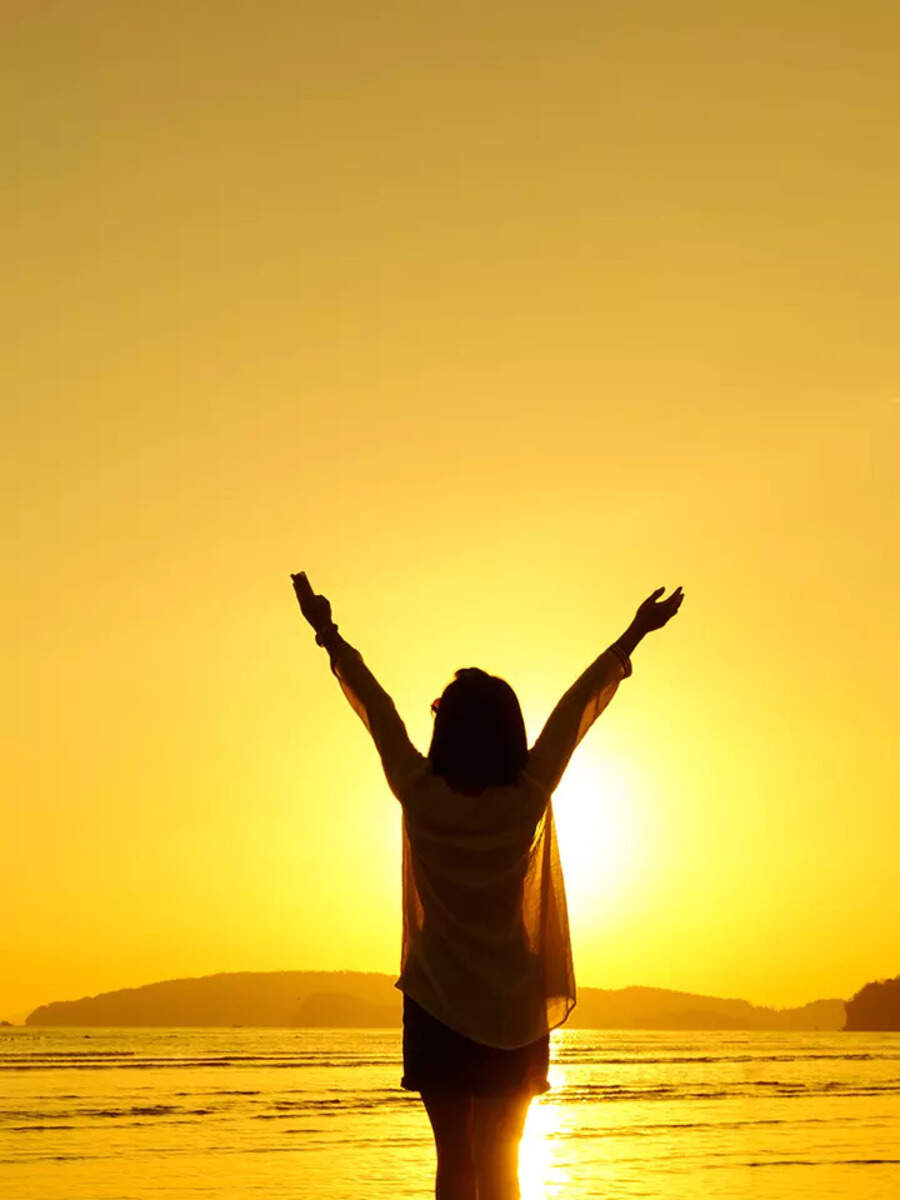 10 signs that reveal you have a positive vibe | Times of India
