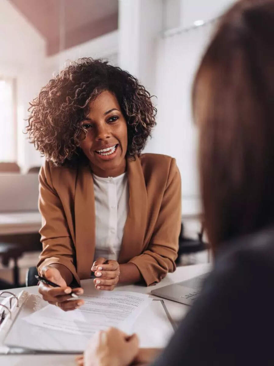 10 body language mistakes done unconsciously during job interviews ...