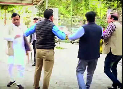 Congress Leaders Fight: Caught on Camera: Congress Leaders' Fight in ...