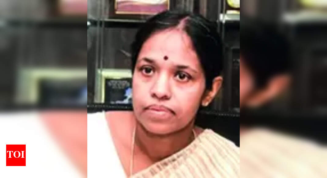 Brinda Devi: Brinda Devi Assumes Charge As Salem’s 174th Collector ...