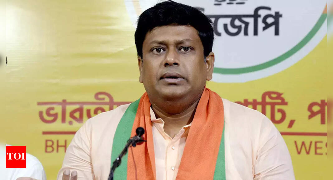 BJP alleges 'mother of all scams' by Bengal govt based on CAG report | India News - Times of India
