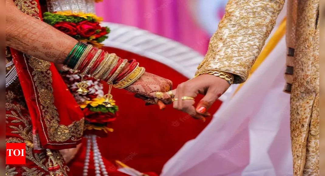 'Improper welcome': Cops bring back ‘upset’ groom who bolted from ...