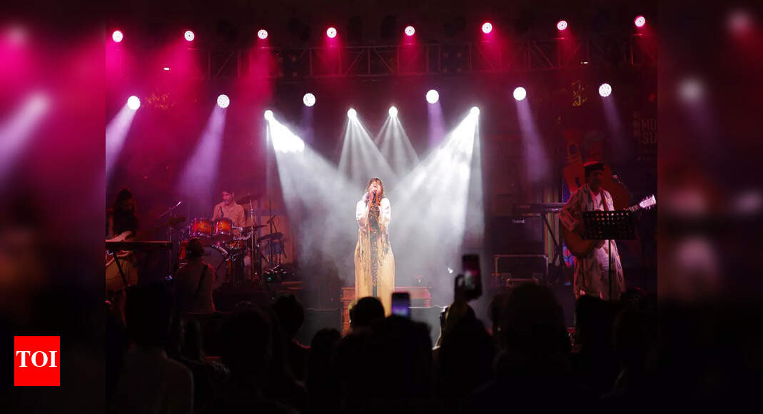 Jaipur Music Stage - Amazing Performances on Day 1 | - The Times of India
