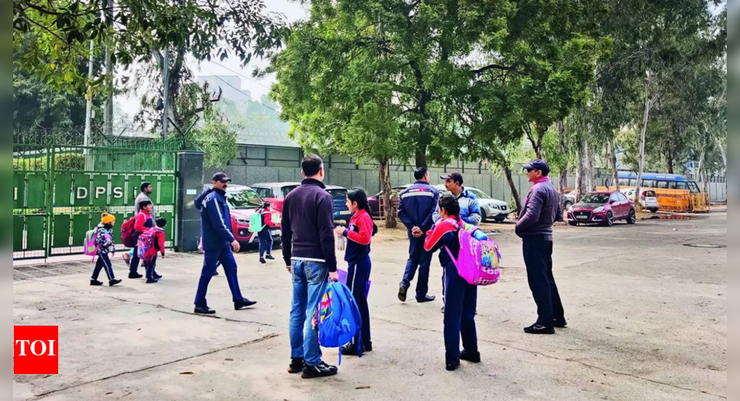 False alarm: 3,000 evacuated from DPS RK Puram after bomb threat ...