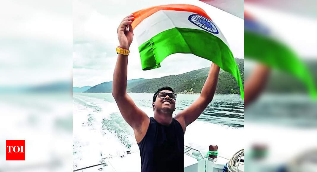 Long-Distance Swimmer: Long-distance Swimmer Anshuman Jhingran Crosses ...