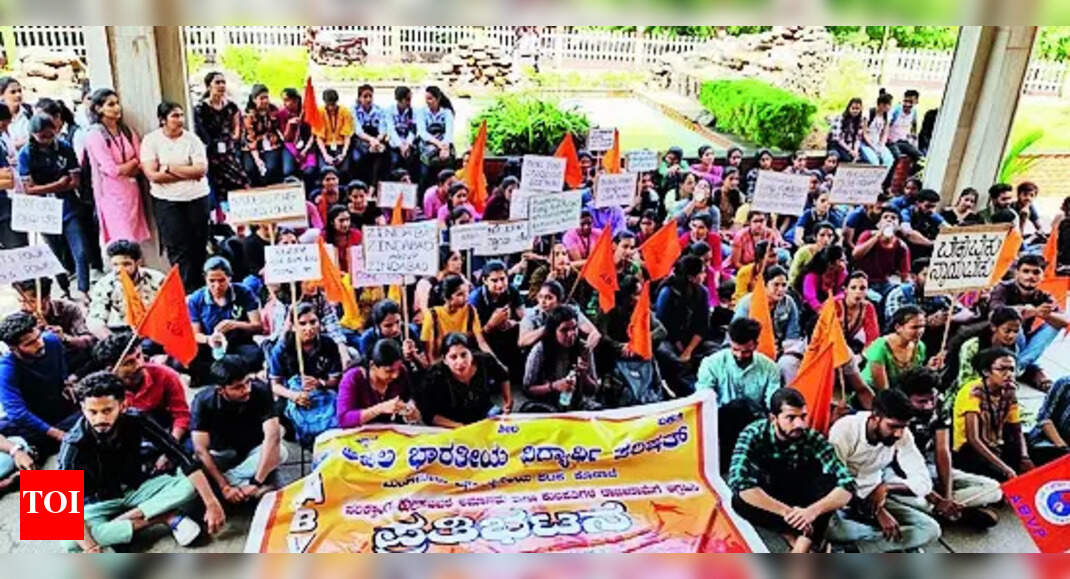 ABVP: ABVP demands resignation of MU in-charge VC and registrar over ...