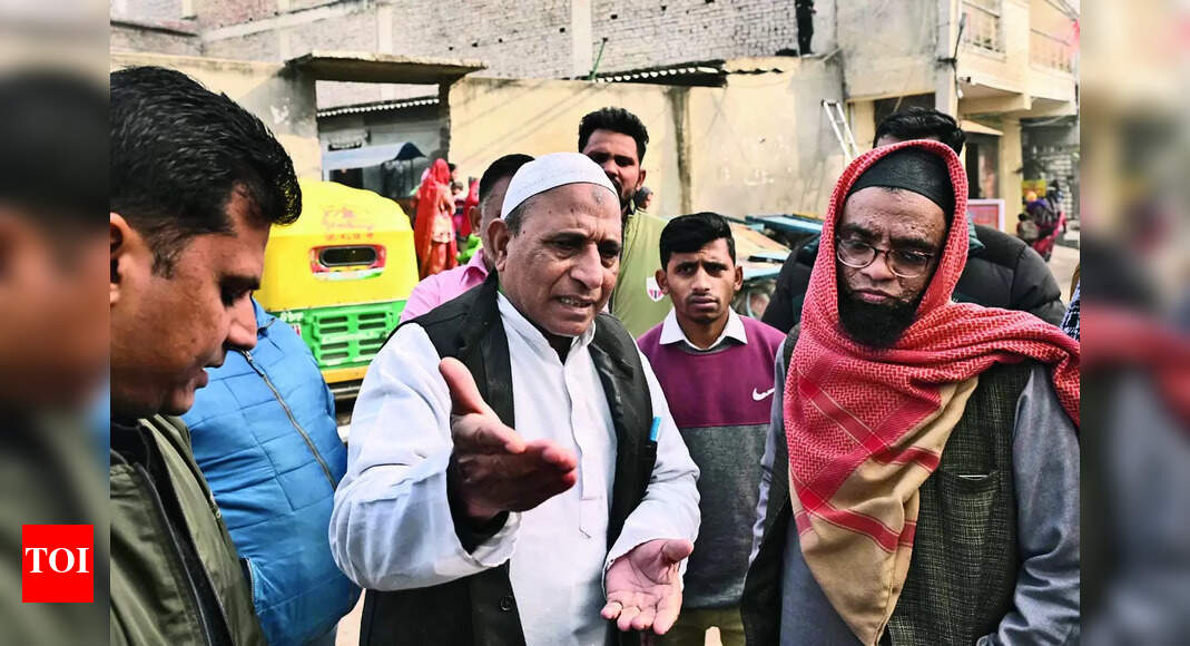 Mosque Razed: Mosque Demolition in Delhi: Students and Residents ...