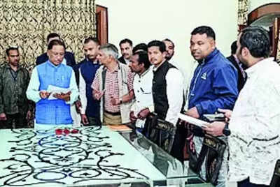 Contractual Staff: Contractual Staff Meet CM, Demand Job Regularization ...