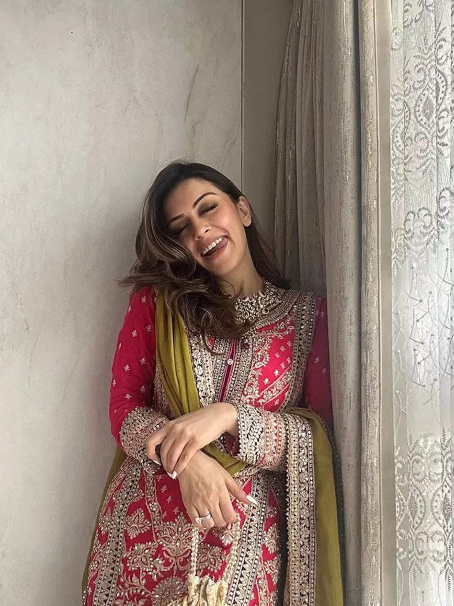 Hansika Motwani's multicolored suit is the ultimate wardrobe essential ...