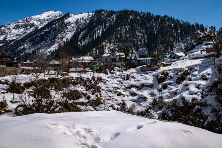 These pretty destinations in India have turned into a snowy wonderland ...