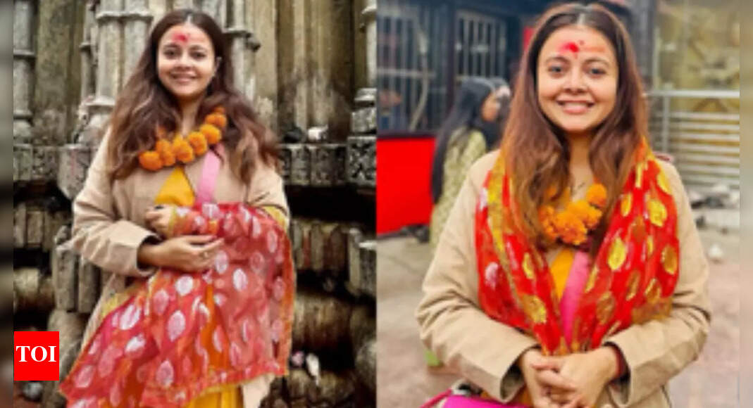 Devoleena Bhattacharjee seeks blessings at Kamakhya temple - Times of India
