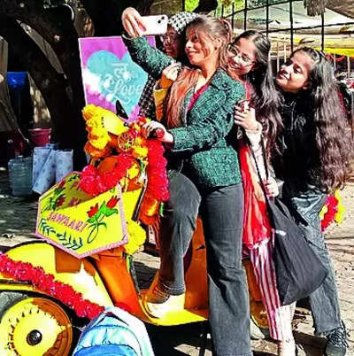 Voices Turn Into String Instruments, Drums To Belt Out Melodies Old ...