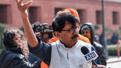 Shiv Sena (UBT) MP Sanjay Raut demands President's Rule in Maharashtra | Mumbai News - Times of ...
