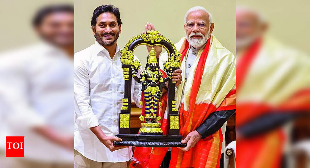 Andhra Pradesh CM Y S Jaganmohan Reddy: After Naidu’s BJP talks | Delhi News - Times of India