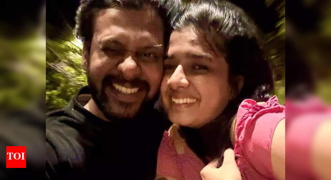 TV couple Rio Raj and Suruthi celebrate their wedding anniversary ...