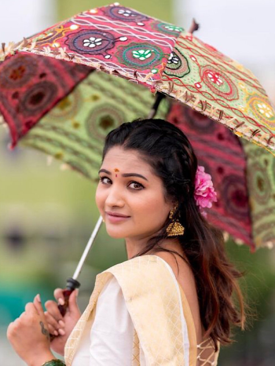 Breathtaking looks of Sharanya Turadi | Times of India