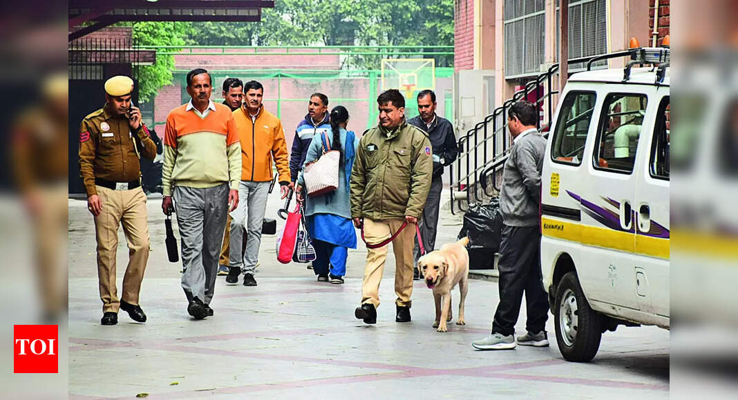 Bomb Hoax: Bomb hoax in S Delhi school | Delhi News - Times of India