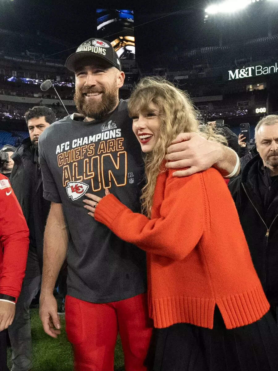 Top Pop Stars Who Dated Sports Stars | Times Now