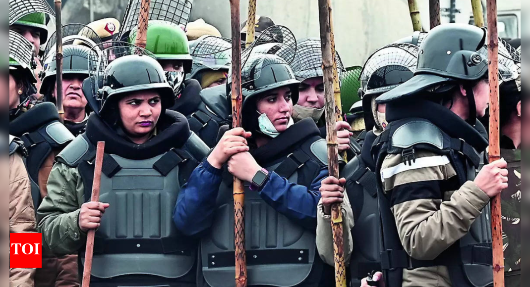 Singhu border braces for fresh wave, traders and commuters jolted ...