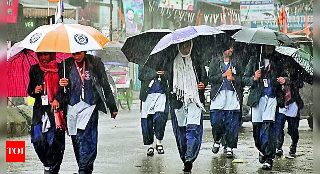 Rain: Daytime temperature dips by 6°C as rain lashes city Ranchi ...