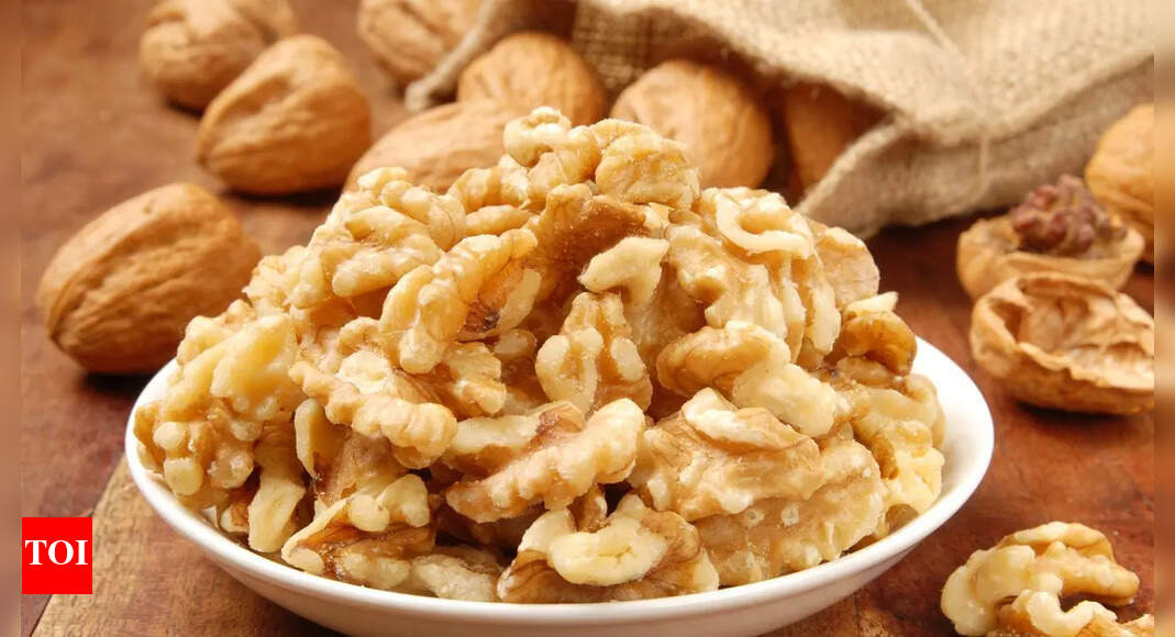 5 Reasons Why Soaking Walnuts Before Eating is Beneficial | - Times of ...