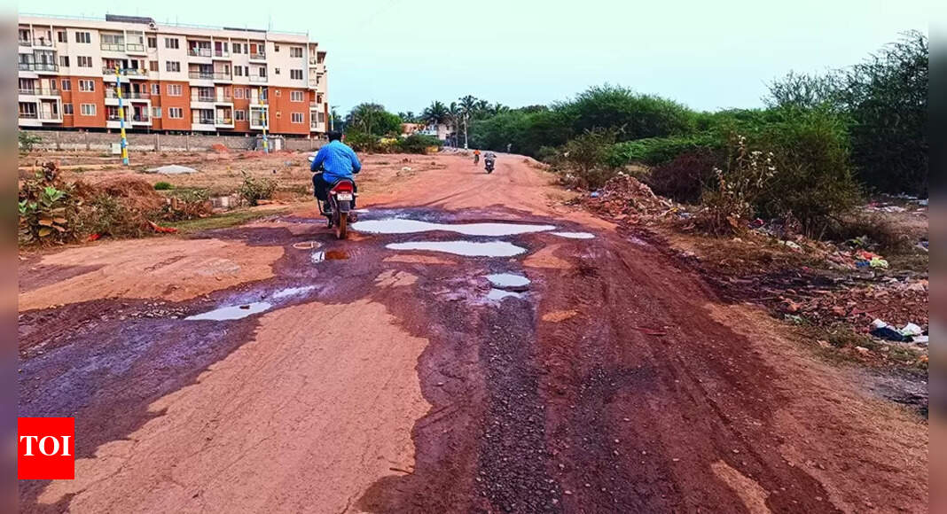 APMC To Amargol Road: APMC to Amargol Road stretch in bad shape ...