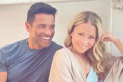 Kelly Ripa receives a fun surprise from Mark Consuelos on Valentine's ...