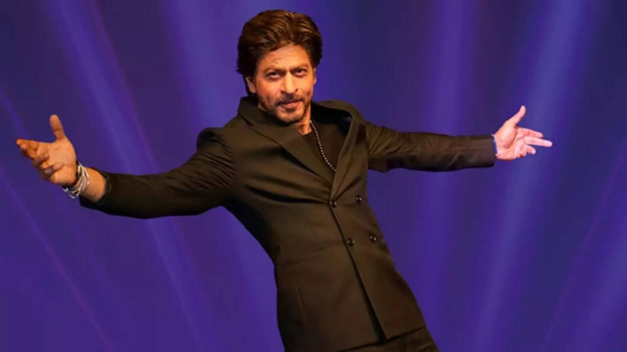 Shah Rukh Khan's Signature Pose Shines Bright At World Governments Summit