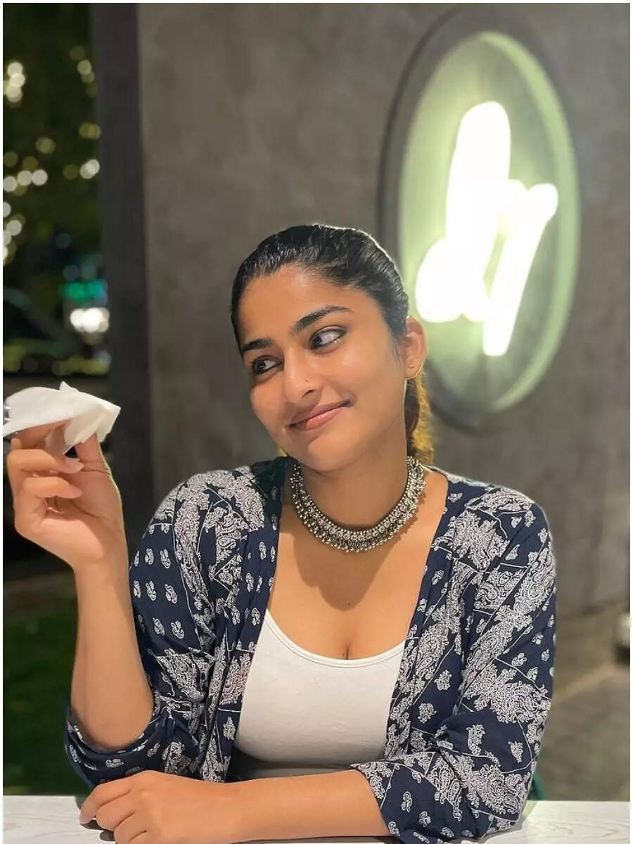 Gayathri Ashok stuns in mesmerizing candid captures | Times of India