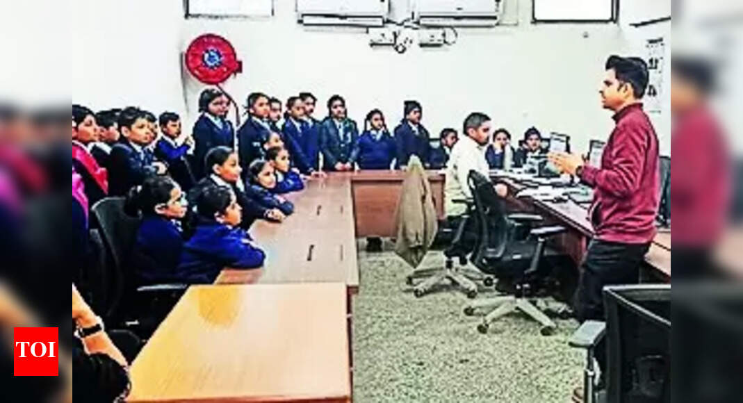 Trackers In Public Transport: Awareness Session on Trackers and Panic ...
