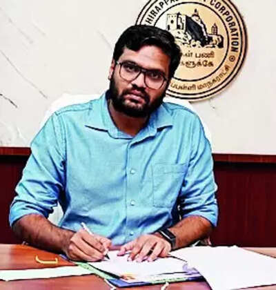 Trichy Corpn: New Commissioner V Saravanan Takes Charge of Trichy City ...