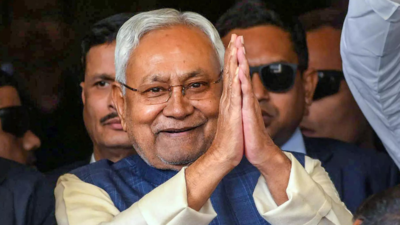 Bihar: Nitish Kumar downplays Lalu's 'doors are always open' remark | India News - Times of India