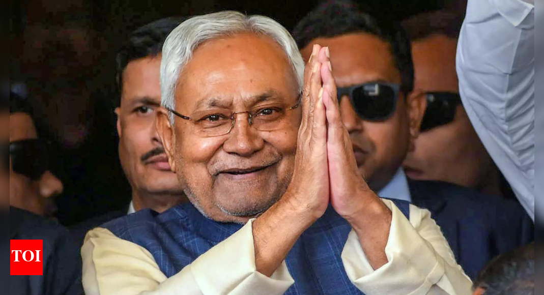 Bihar: Nitish Kumar downplays Lalu's 'doors are always open' remark | India News - Times of India