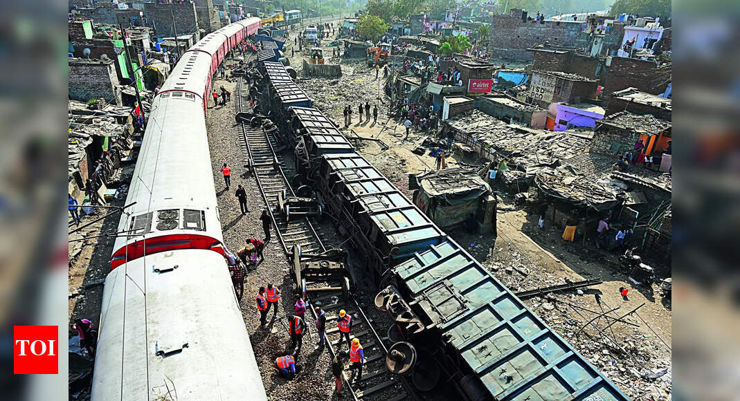 Goods Train Derails Goods Train Derails Near Zakhira Flyover 70 Yr