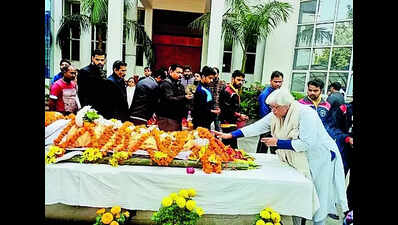 Theatre Artists: Theatre artists and students bid goodbye to their ...