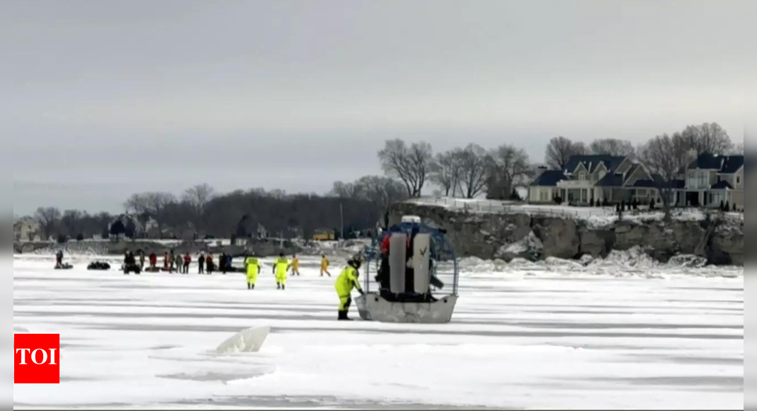 Russia rescues 75 fishermen trapped on ice floe - Times of India