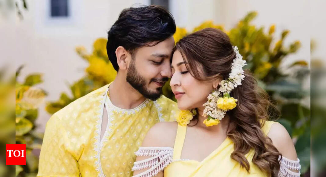 Sonarika Bhadoria And Vikas Parashar Shine In Yellow Outfits Pictures From Their Haldi Ceremony