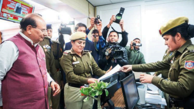 Delhi Police Establishes All-Woman Police Posts in Khan Market and GB ...