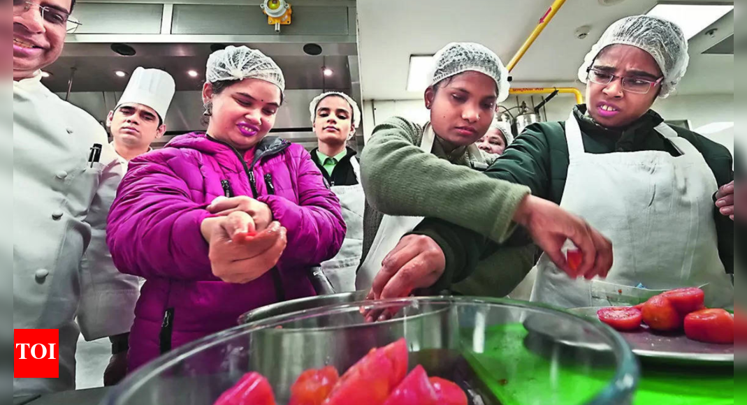 Blind Bake: Blind women bake recipe for inclusivity | Delhi News ...