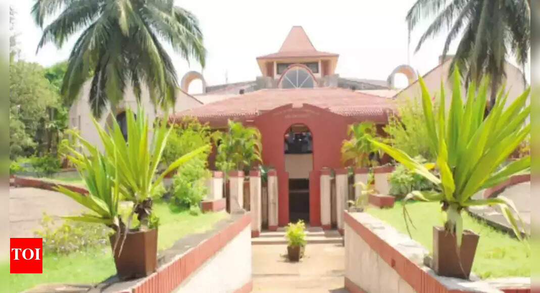 Centre grants ₹100cr to Goa University for distance education, research ...